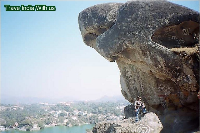 Tourist Attraction India: Mount Abu : Tod rock