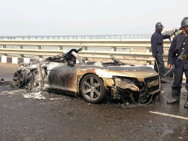 INR 1.8 Cr. Audi R8 catches fire during a Racing event in Mumbai ...