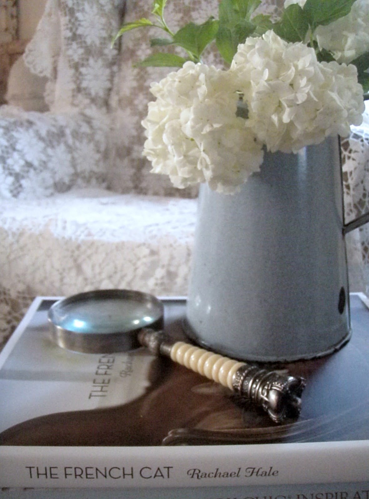 Cabin & Cottage : My Blogging Chair & Other White Things