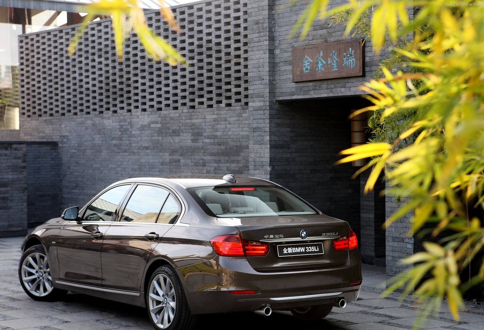 ezinecar: BMW 3-Series Long Wheelbase (2013)