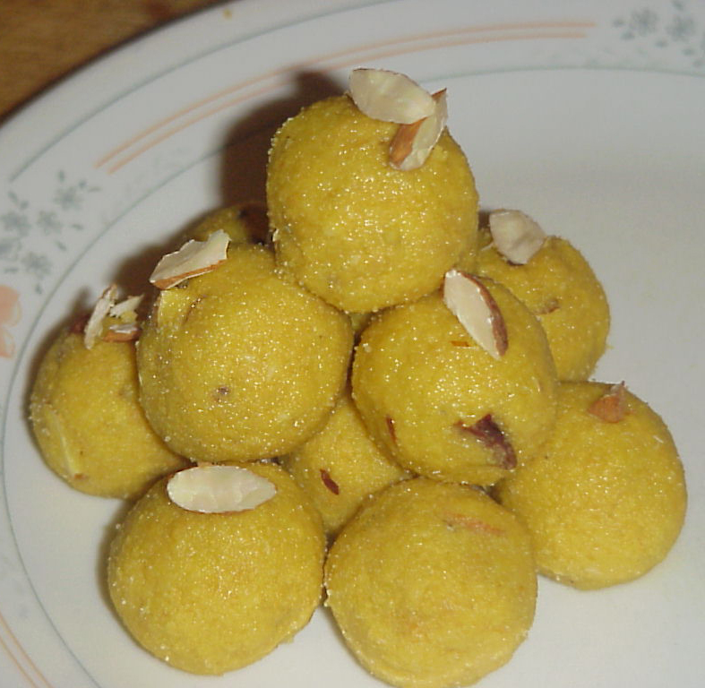 Alka's Recipes: Easy to Make Besan Ladoo in Microwave