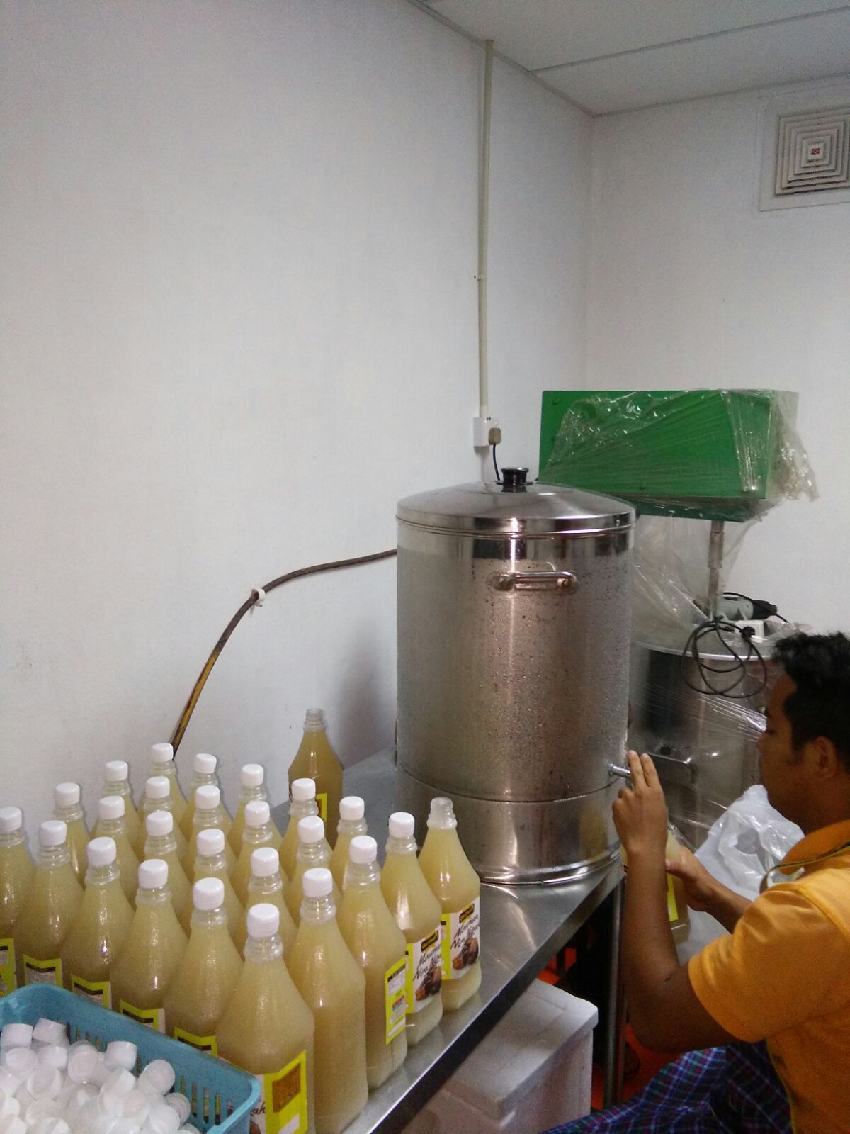 Proses Membuat Nira Nipah