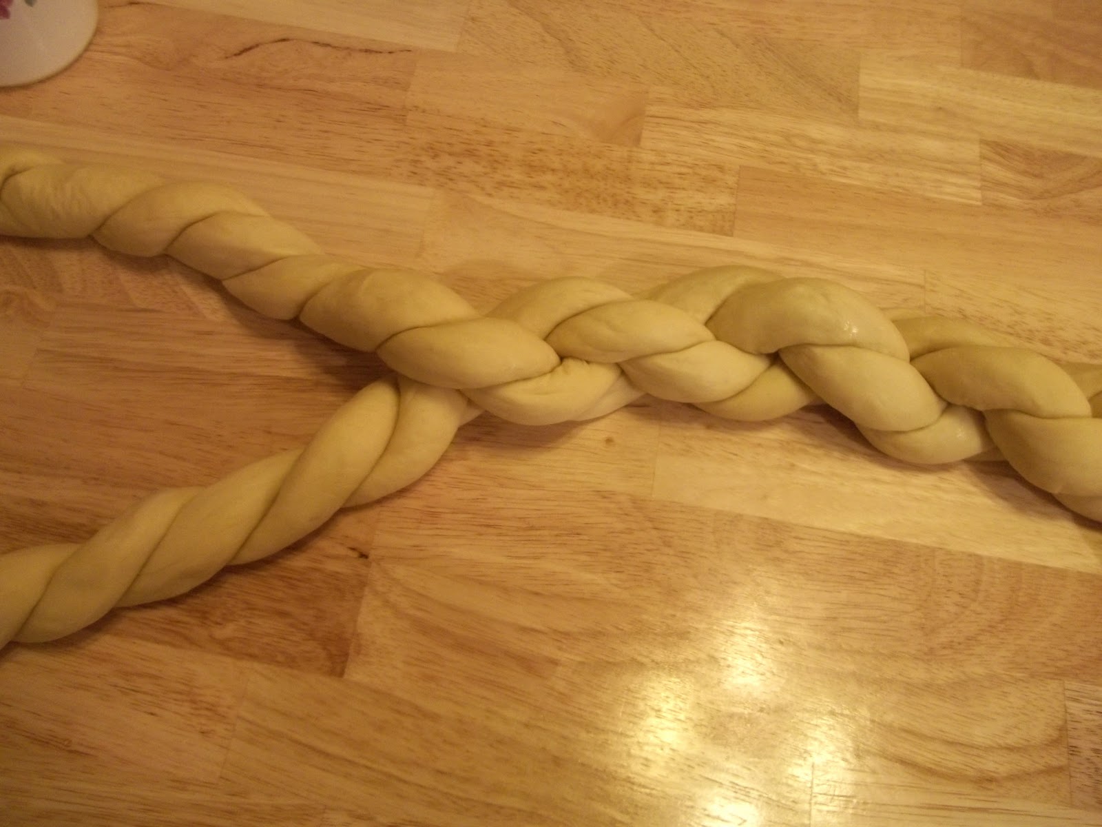 Stealthy Mom: Kolachi (braided circle bread)