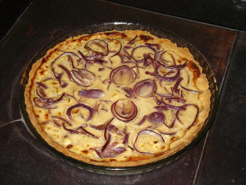 Memento mori: Punasipuli-sinihomejuustopiirakka