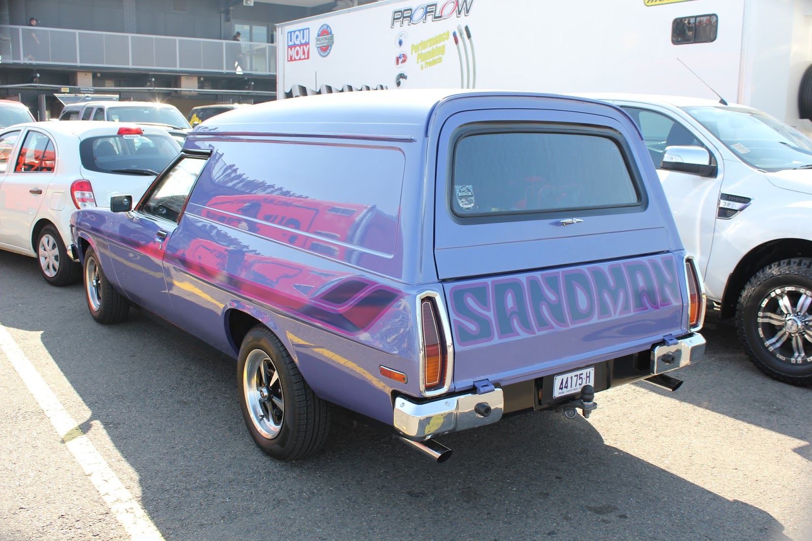 Aussie Old Parked Cars: 1976 Holden HX Sandman Van