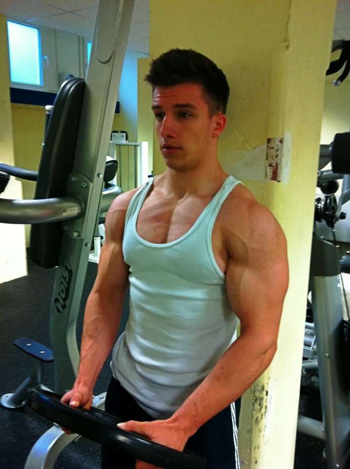 Daily Bodybuilding Motivation: Amazing 18 Year Old Tim Gabel