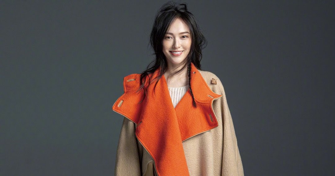 China Entertainment News: Tang Yan poses for photo shoot