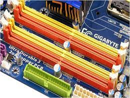 RANURA DE MEMORIA RAM