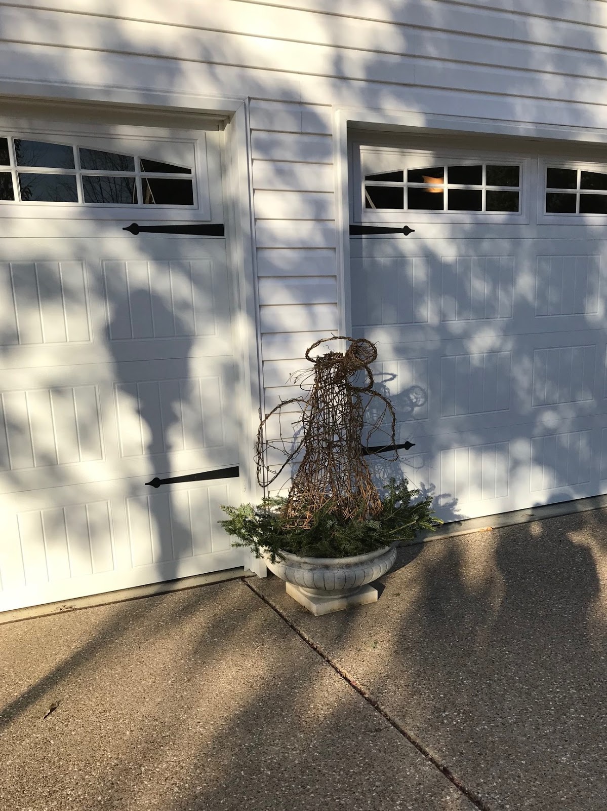 Homescape Technologies: Driveway Planter