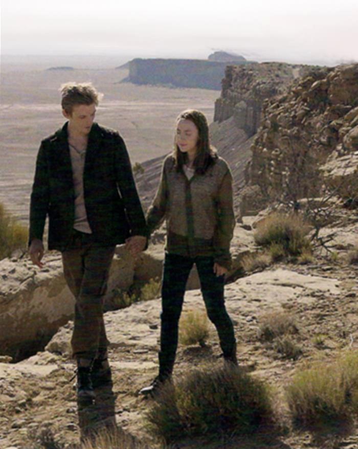 Fotos del Álbum "The Host Official Movie Companion" ~ La Huésped en Español