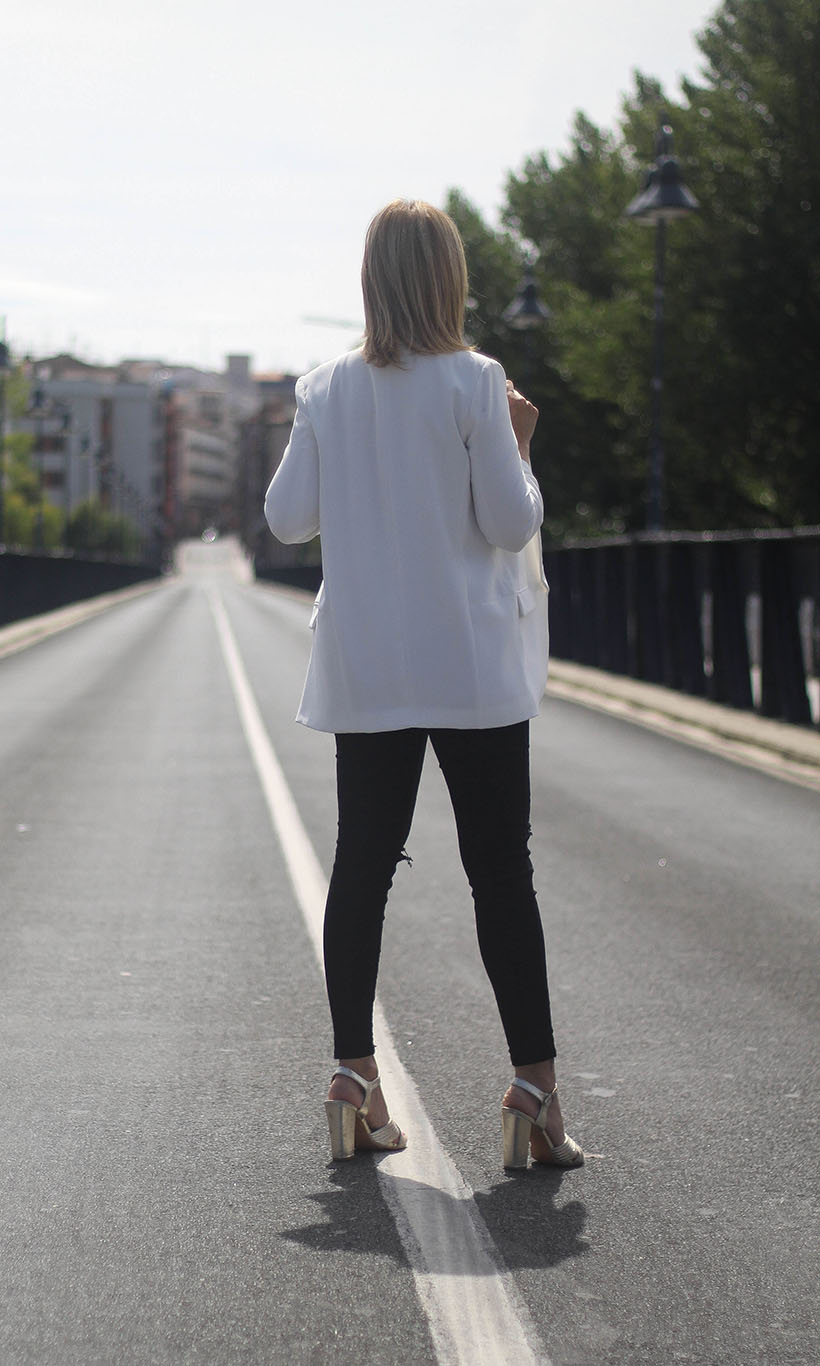 mydreams: UN OUTFIT BASICO CON UN TOQUE BRILLANTE