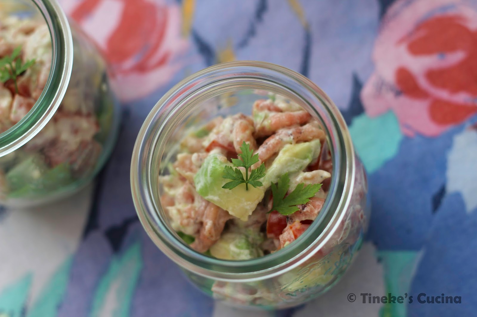 Frisse salade met garnalen en avocado