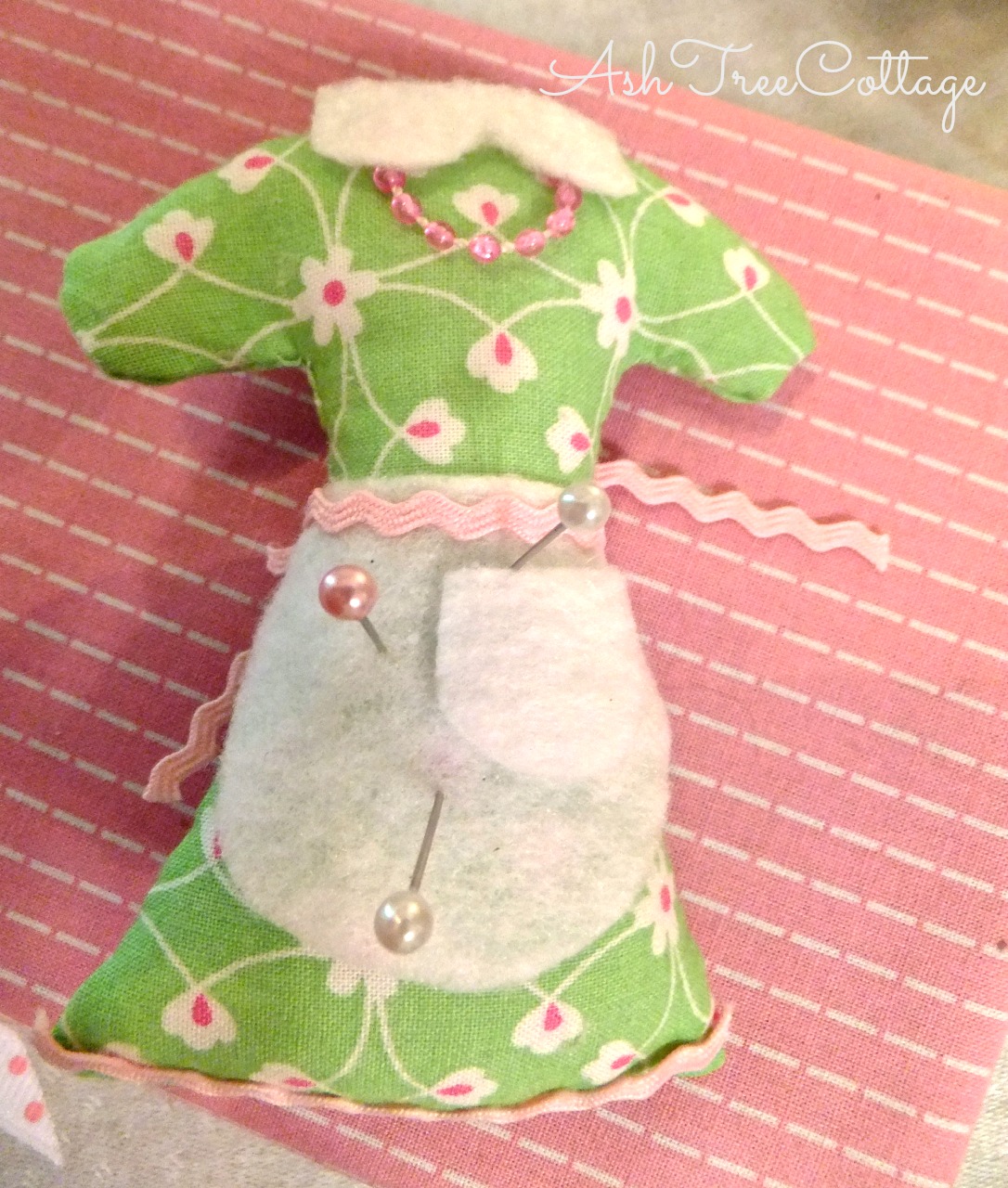 Ash Tree Cottage: June Cleaver Pink Pearls Pin Cushion