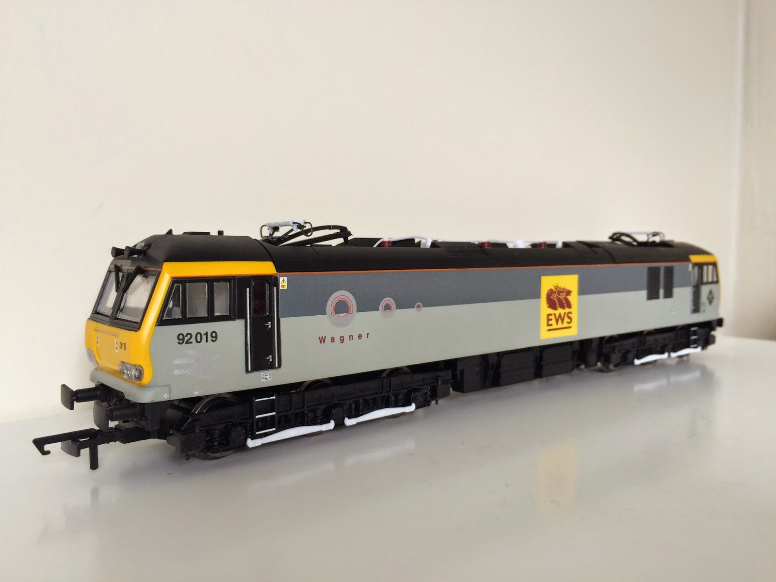 Hornby R3347 EWS Co-Co Electric Class 92 by Hornby Hobbies Toys & Games ...