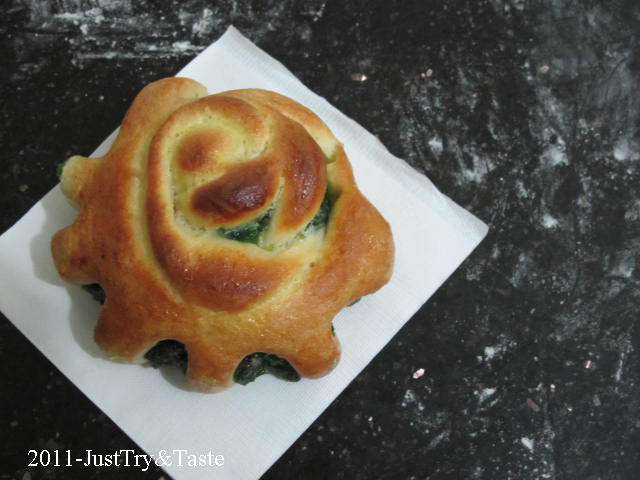 Obsesi Roti 6: Roti Bulat Isi Selai Buah Kiwi | Just Try & Taste