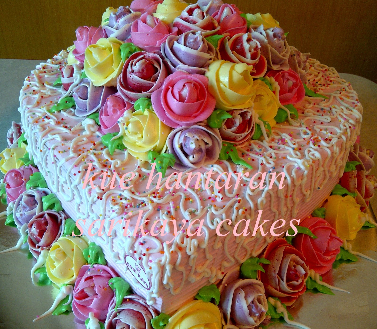 sarikaya cakes: KUE HANTARAN AMOR ROSES BY SARIKAYA CAKES