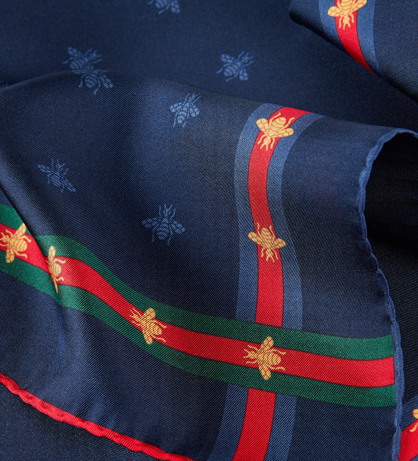 Tom Hiddleston Fashion: Early Man Premiere in London (2018)