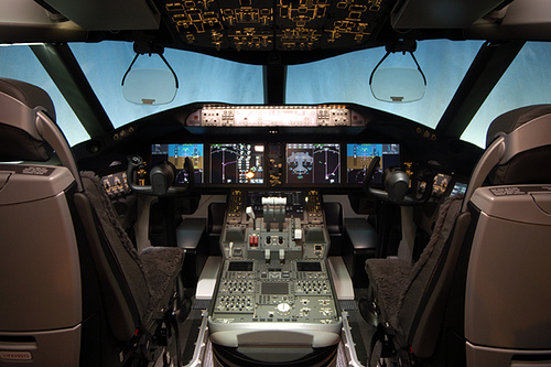 Jet Airlines: Boeing 787 cockpit