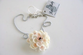 Retro Betty Vintage Jewelry: Shell Necklaces