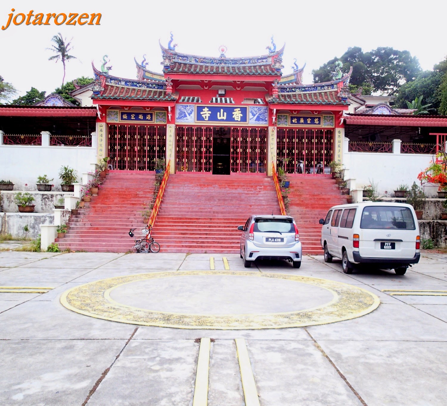 Footsteps - Jotaro's Travels: Malaysia 2014 : Tanjung Tokong Temple