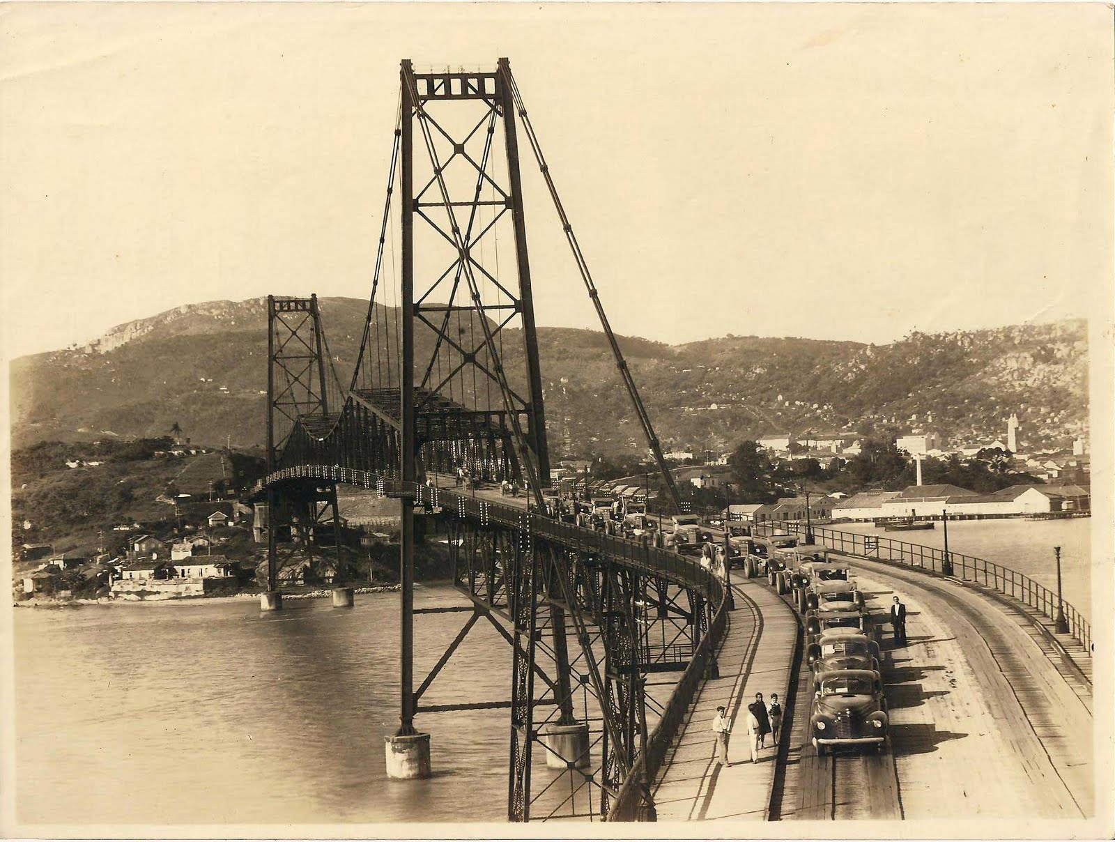 As Belezas do Santa Catarina e Paraná: Ponte Hercilio Luz - Floripa