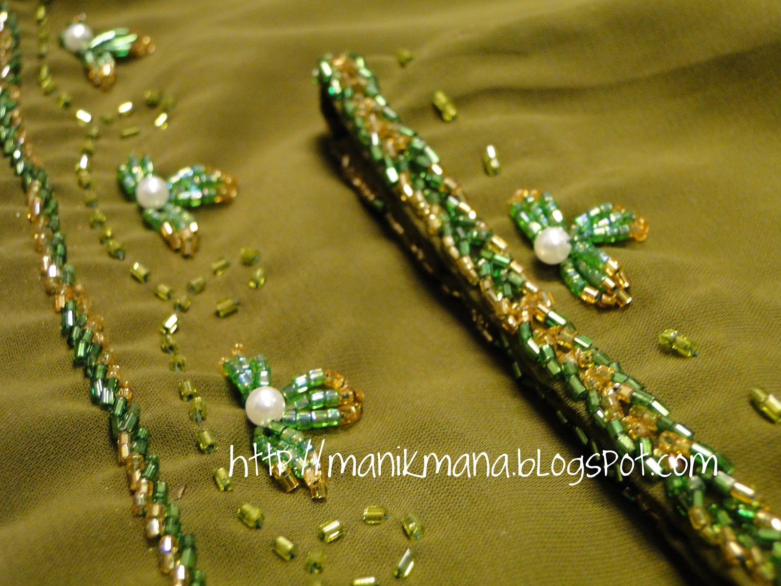 manik di tangan & hujung baju | jahitan manik ♥ muzzee ♥