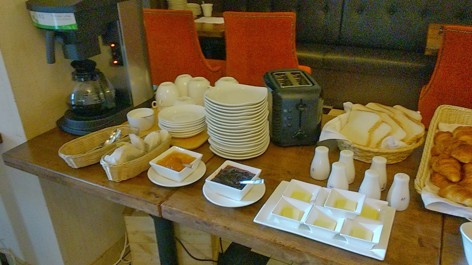 SuMMeR LoVes To Eat! Singapore Food Blog: Mini Simple Breakfast Buffet ...