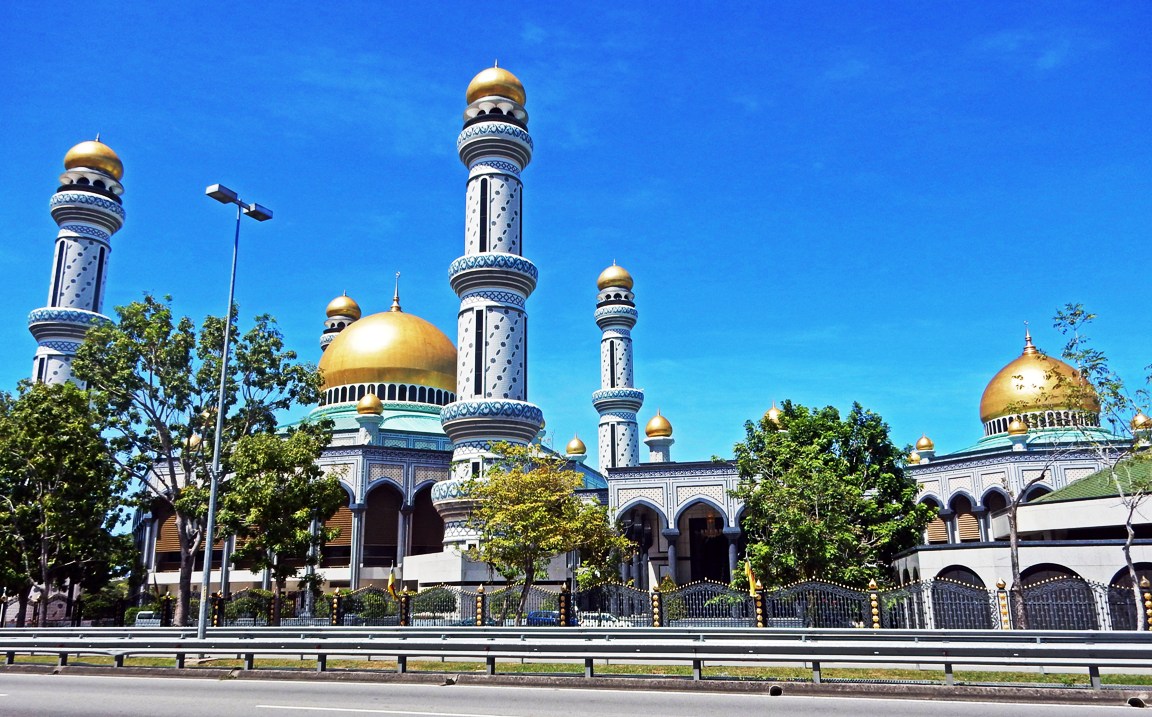 the viewing deck: Bandar Seri Begawan Walk Tour and Trekking