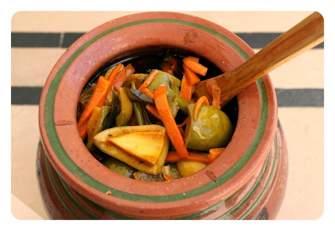 Gawal Mandi: Pakistani Style Vegetable Pickle - Achaar