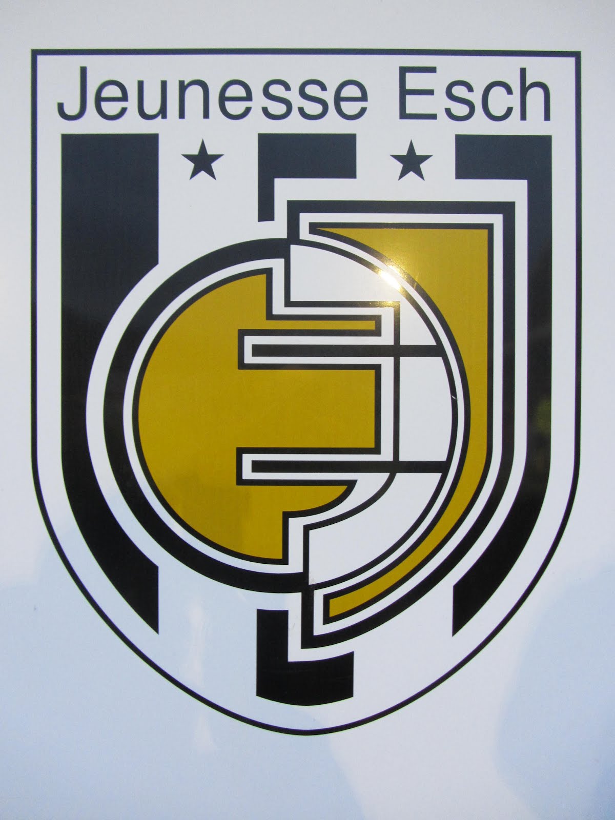 patzfootballtravel: 11/03/12 A.S. La Jeunesse d'Esch 2 - 0 C.S. Fola ...