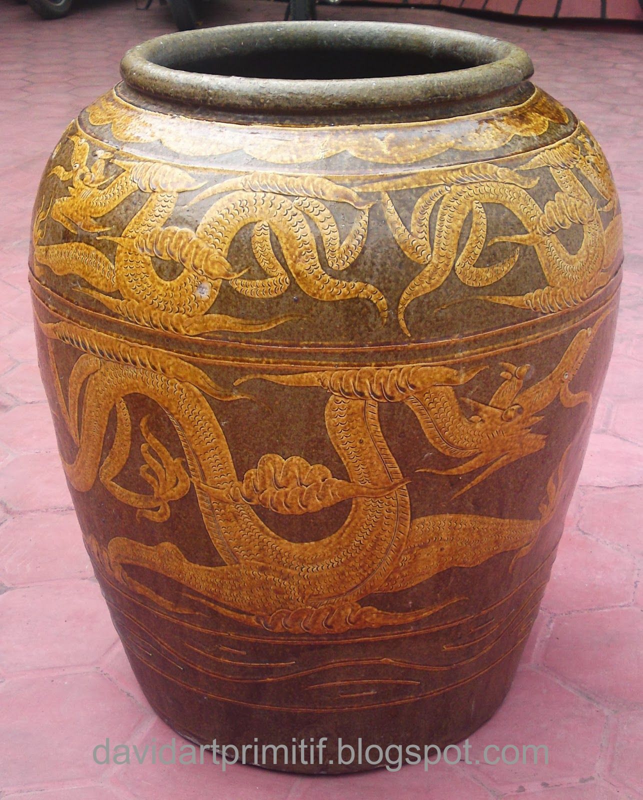 Art & Primitif: Gentong Naga