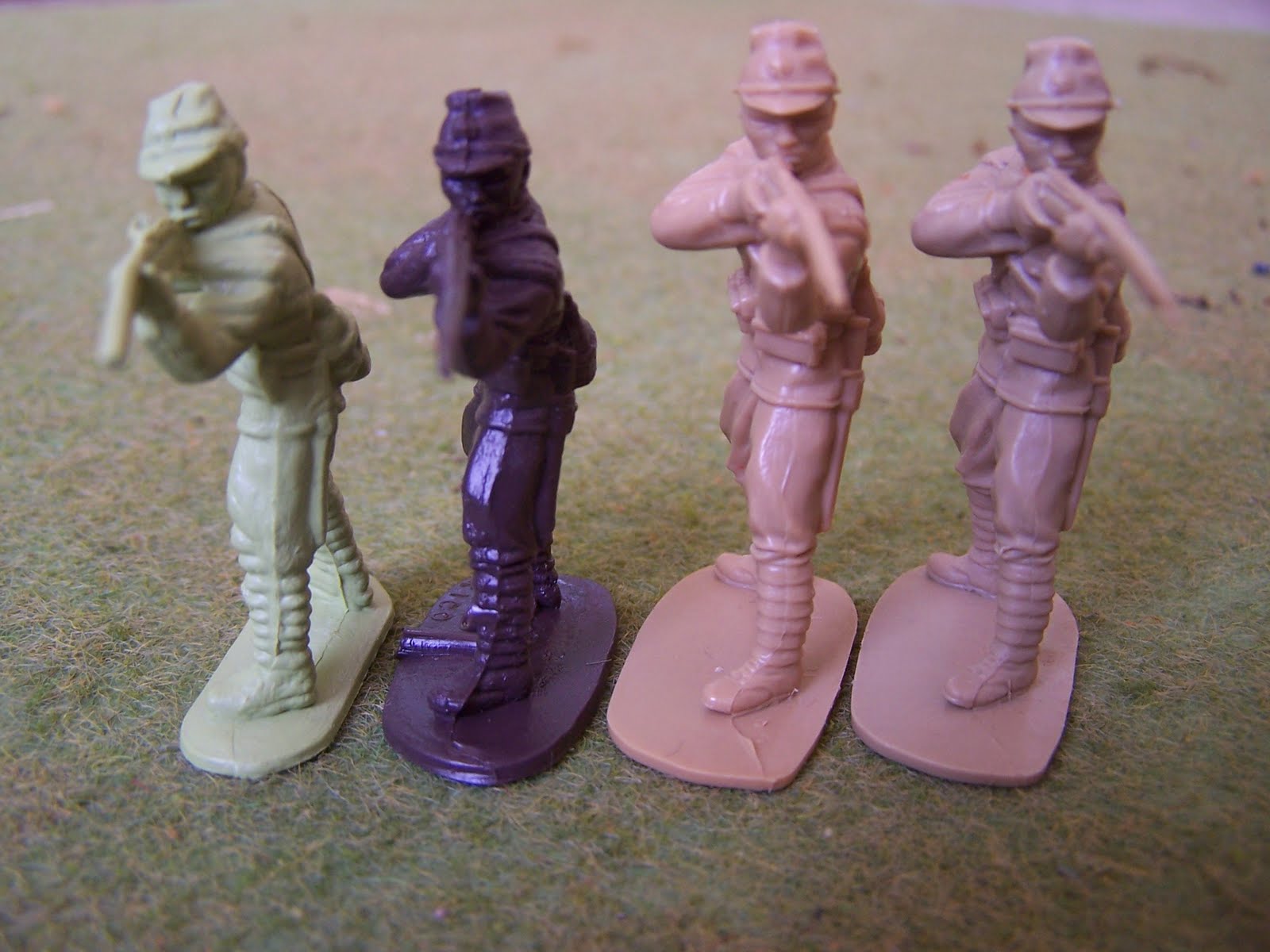 WWII Plastic Toy Soldiers: Clones and Recasts