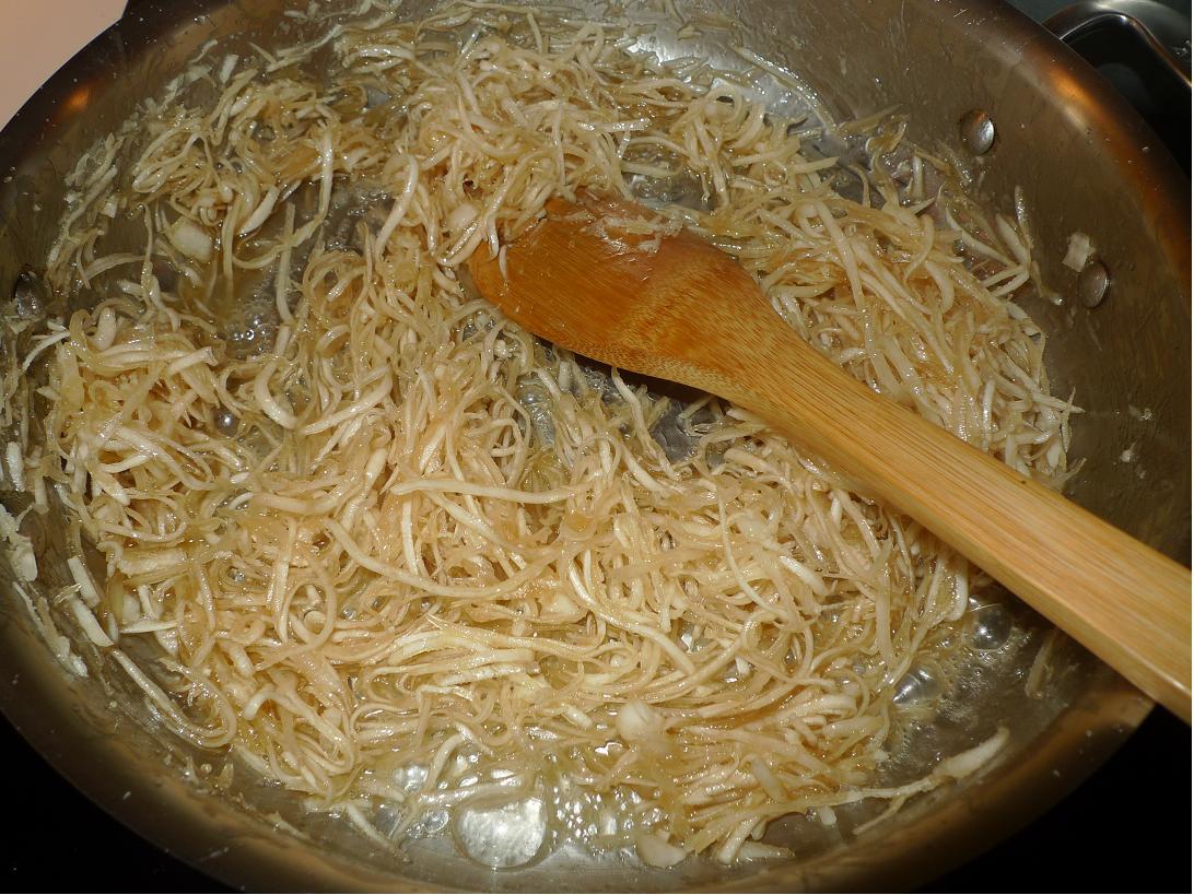 Amporn's Thai Kitchen: Boiled pandanus rice balls