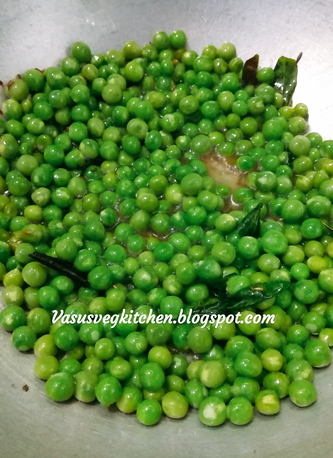 Vasusvegkitchen: Gobi Matar Fry, no onion no garlic gobi matar fry ...