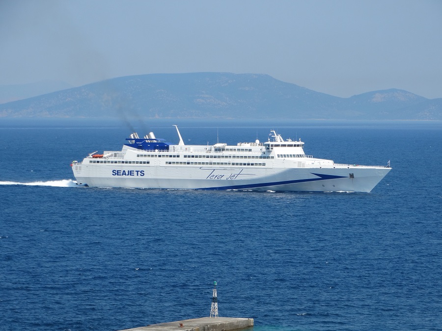 Terra Jet: το μεγαλύτερο και ταχύτερο ταχύπλοο της Μεσογείου...video ...