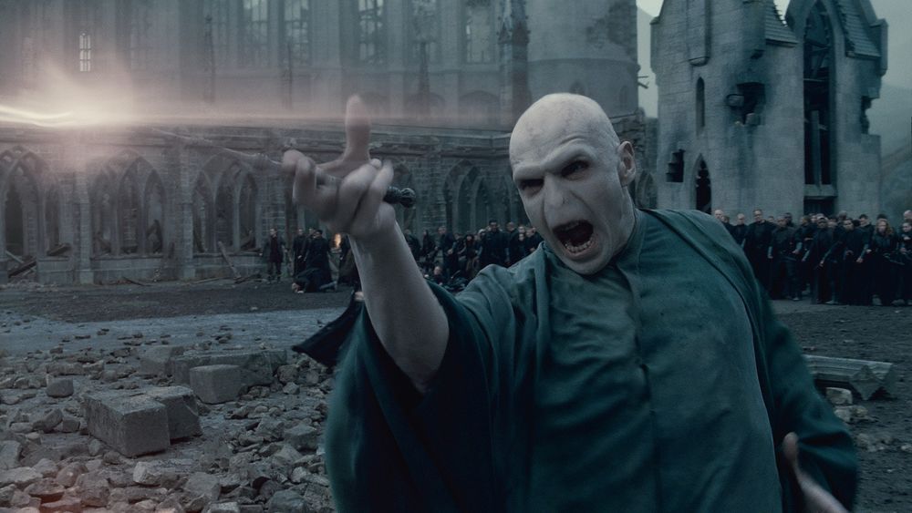 Blog de Harry Potter: Lord Voldemort ataca a Harry porque ve que ...