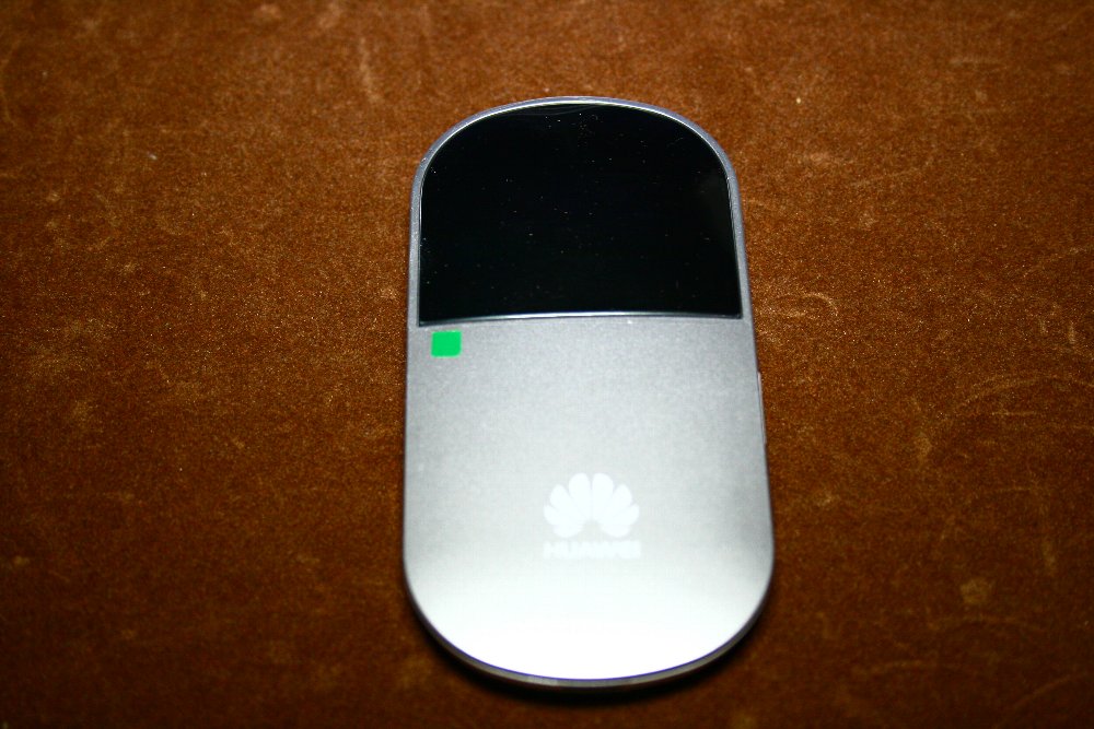 デジタルグッズとバイクの日々: HUAWEI E586 WiFiルーター