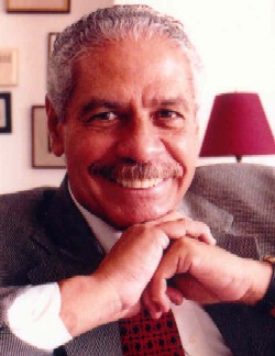 Del Castillo Literario: Reconocimiento a la trayectoria de Luis Rafael ...