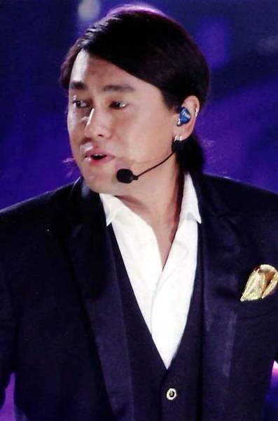 Taiwan Celebrities Gossip: Ken Zhu Performing at his Concert