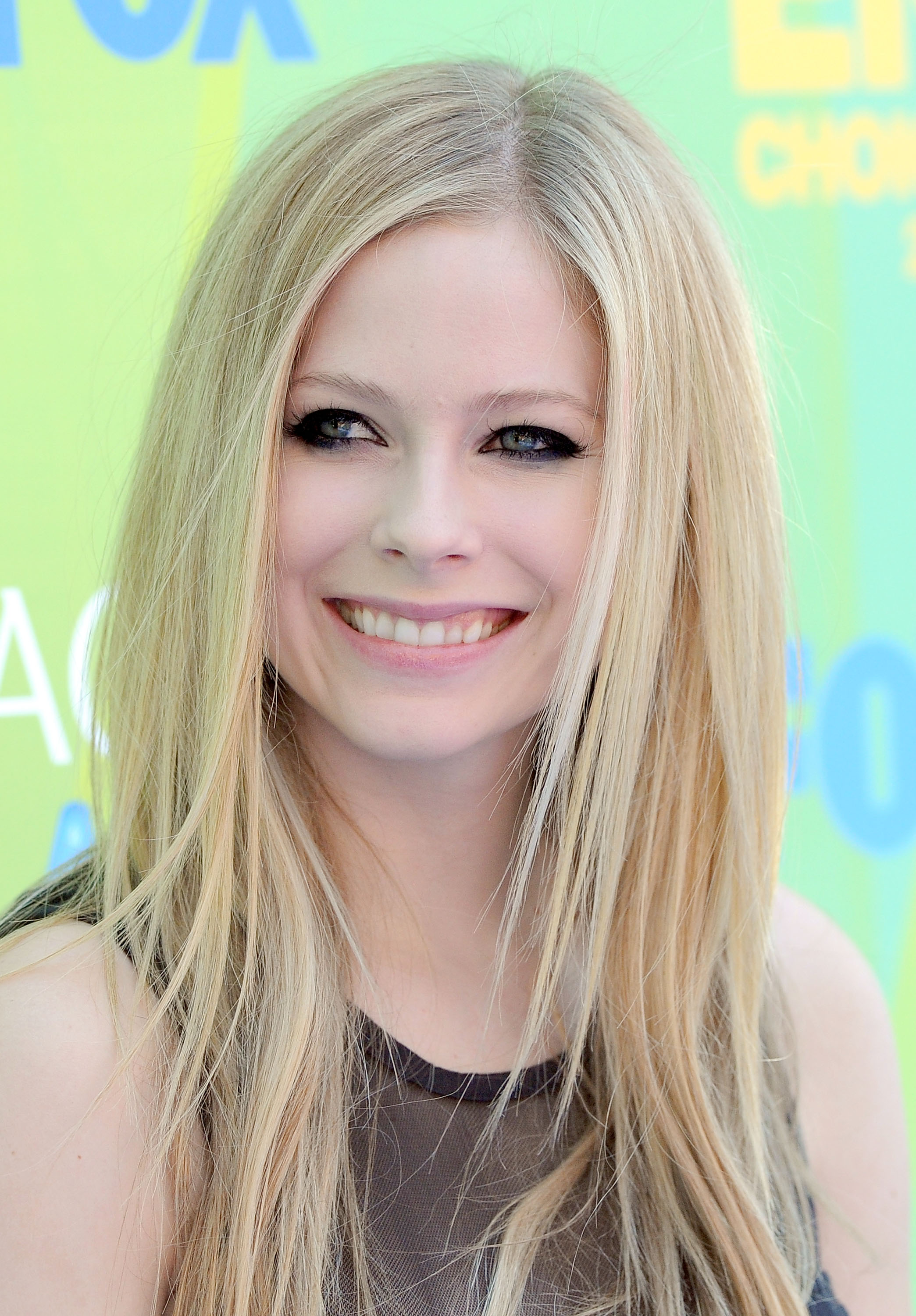 Female Singers: Avril Lavigne pictures gallery (58)