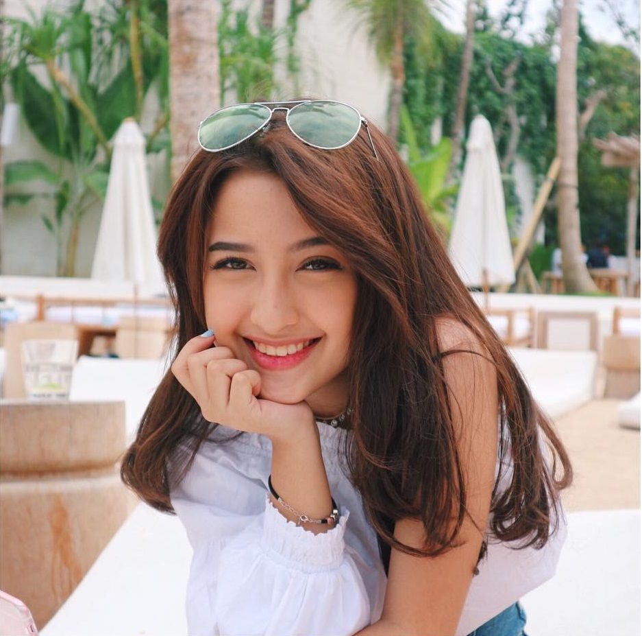 10 Fakta Manis Jennifer Coppen, Aktris Muda yang Kontroversial di ...