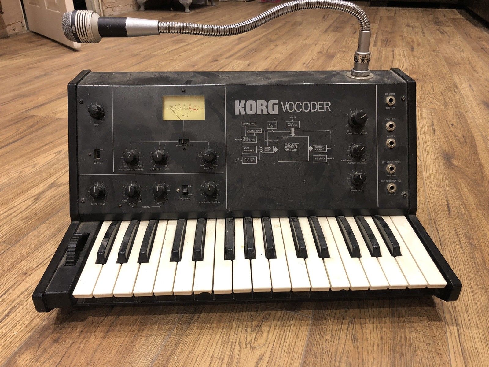 MATRIXSYNTH: KORG VOCODER VC-10 Analogue Vintage 20-Band Vocoder SN 160420