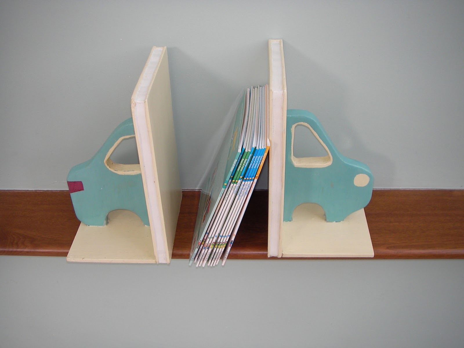 Woodplicity: Animal and Children's Painted Book Ends