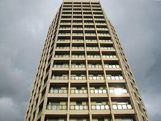 Teh Viscount's London: Tower blocks: Bracknell's Point Royal