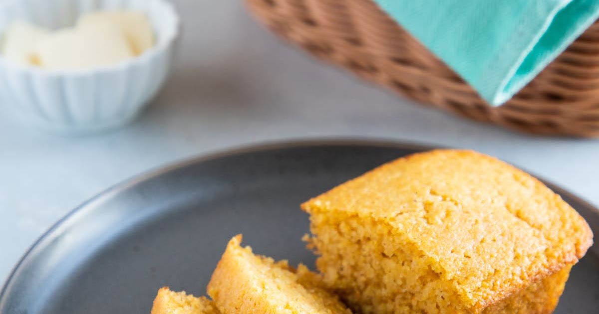 Kookkuns: Maklike mieliebrood / Easy Corn Bread
