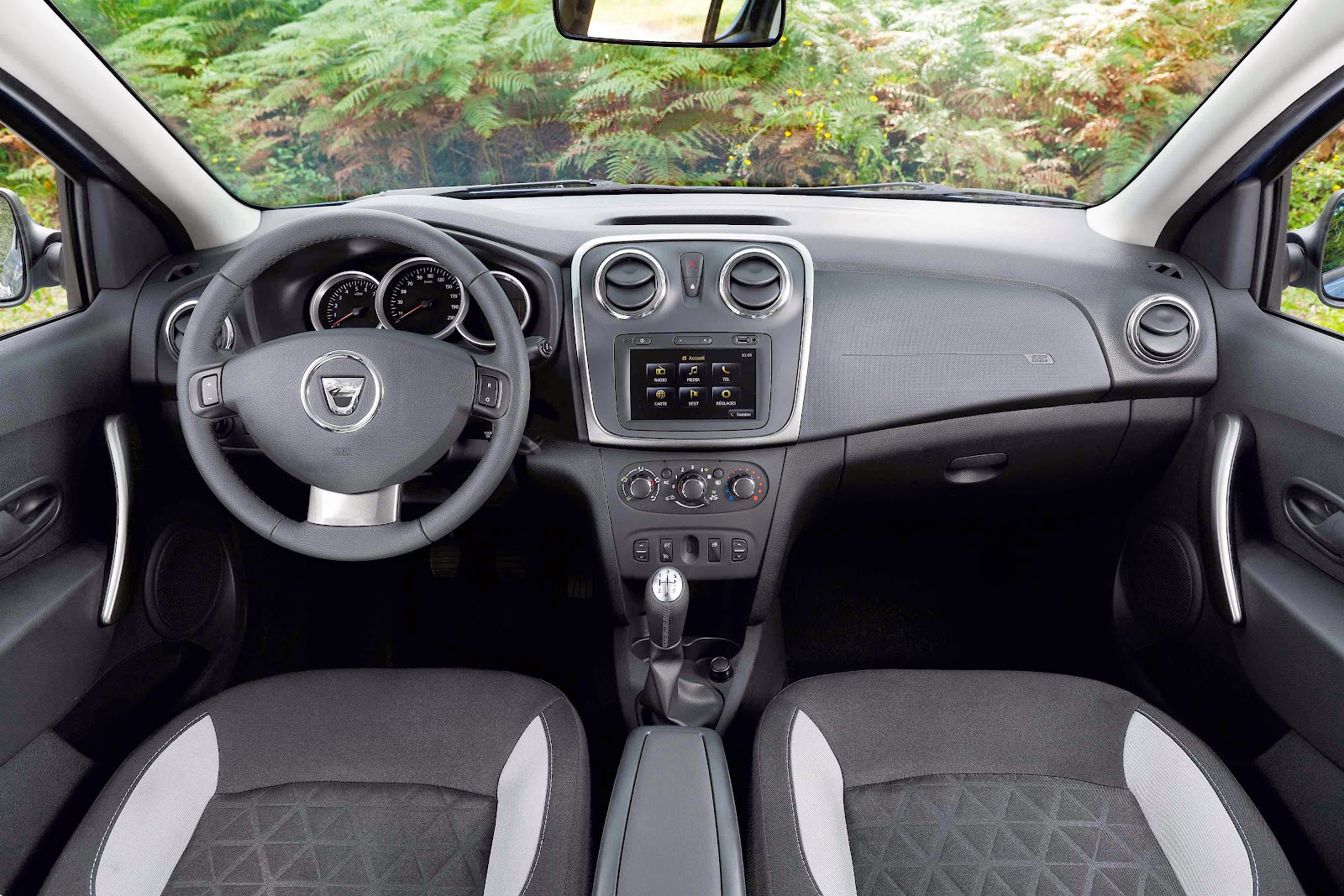 Dacia Sandero Stepway - ensaio | Quatro rodas e um volante!