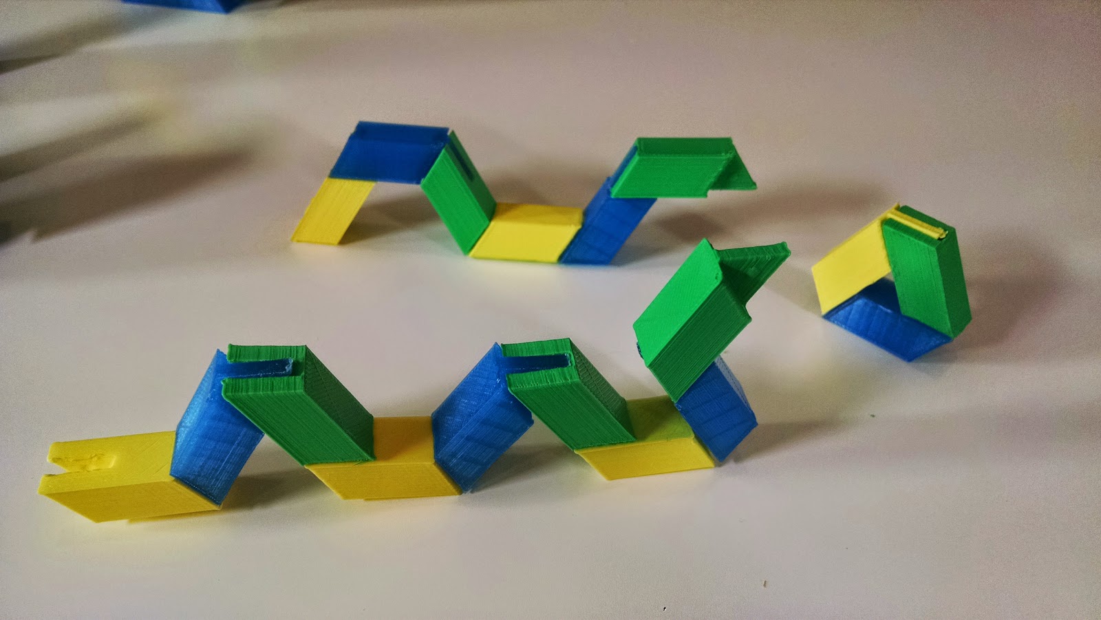 Maker Club: Multi-Color 3D Printing Using Snap Together Parts