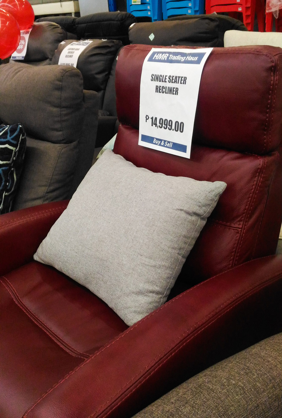 HMR Trading Haus: imported surplus items at a low price