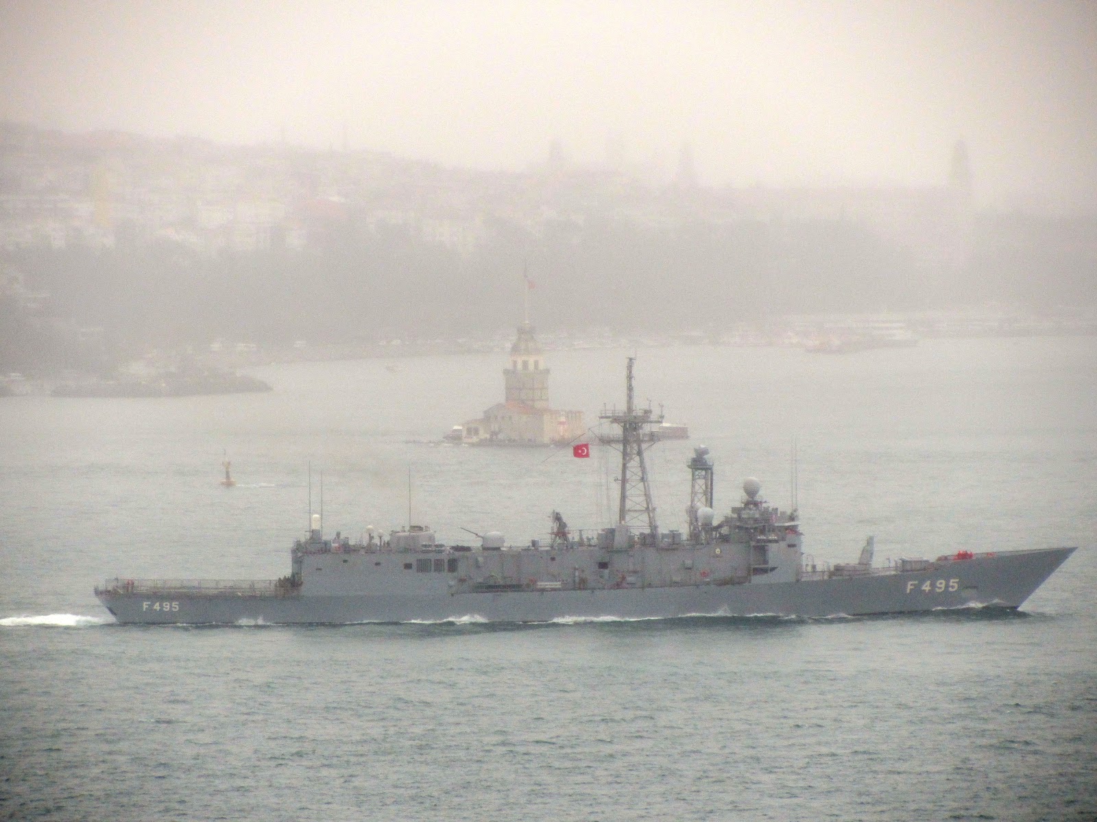 WARSHIPS ON THE BOSPHORUS: F495 TCG-GEDIZ OLIVER HAZARD PERRY CLASS FRIGATE