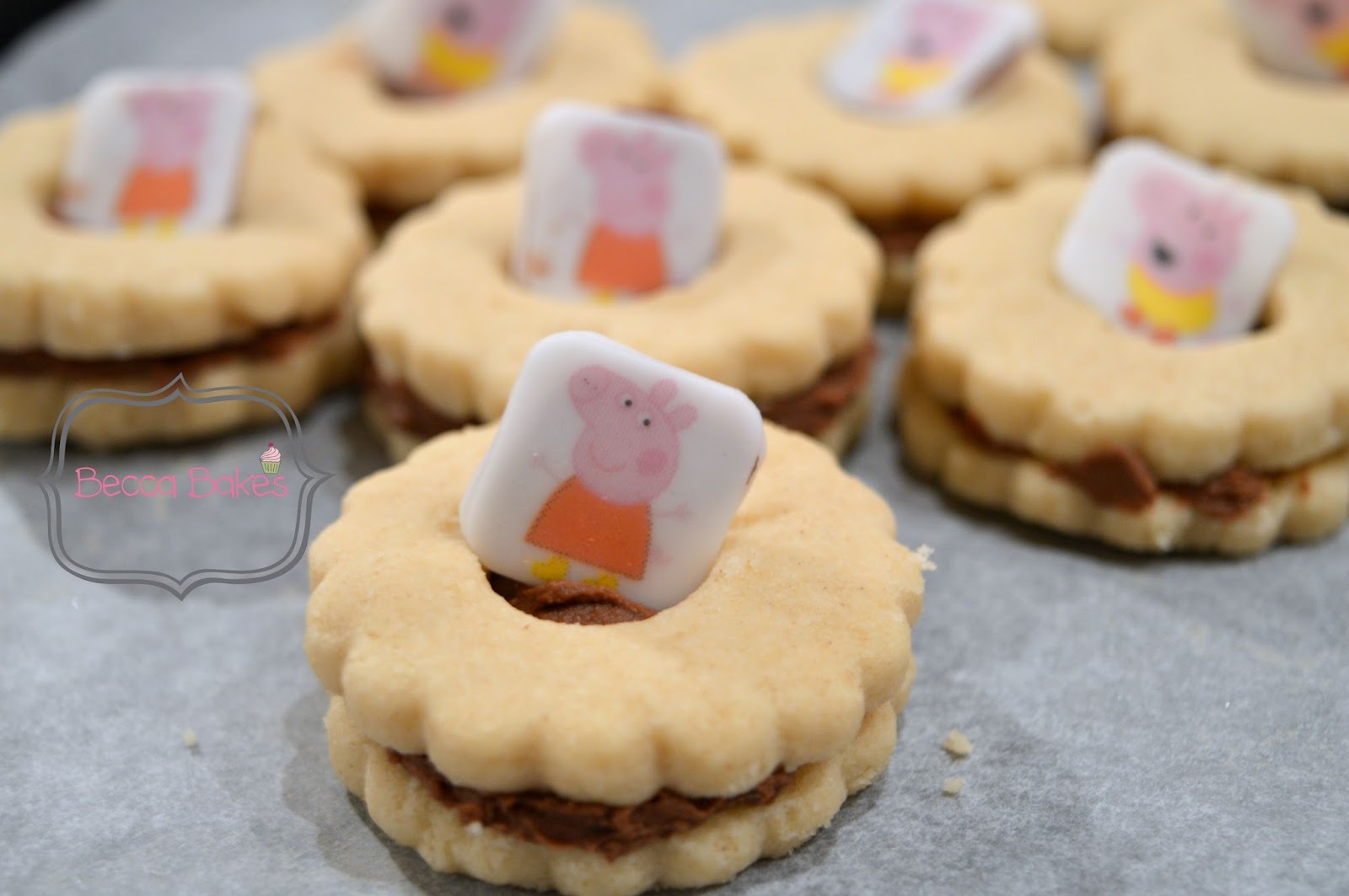 Becca Bakes: Mini-2 and the Peppa Pig sandwich cookies